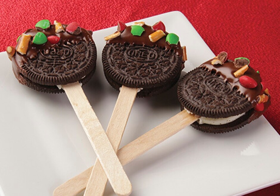 Holiday Chocolate Sandwich Cookie Pops