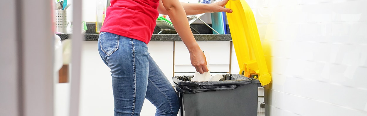How to Clean a Trash Can